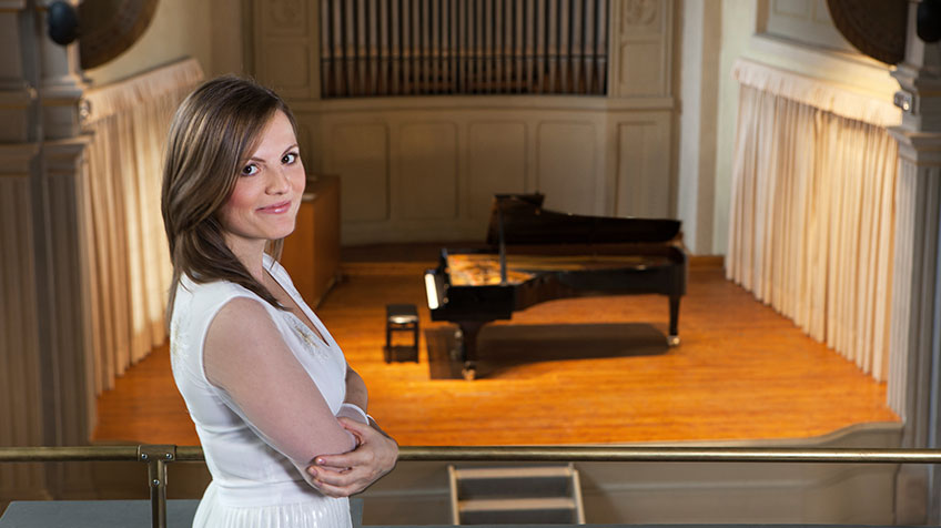 Sara Costa, pianist – MEET THE ARTIST