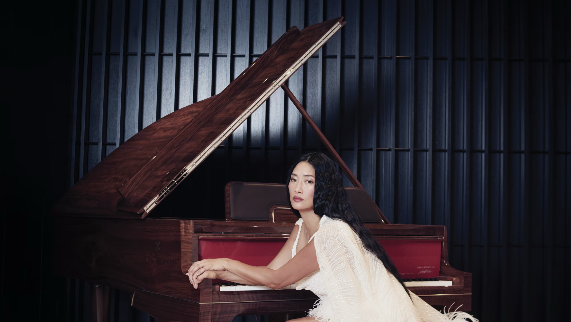 Chloe Flower, pianist & composer – MEET THE ARTIST